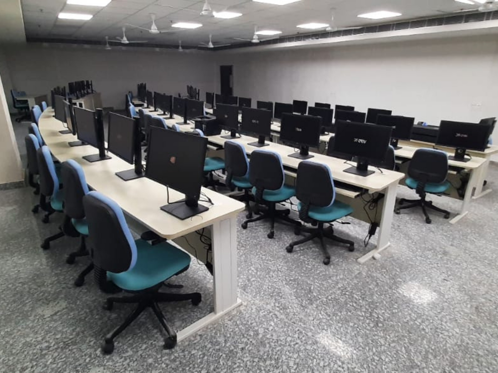 VIPS – Vivekananda Institute Of Professional Studies – Ergo Space